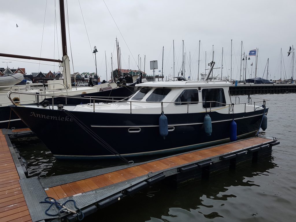 lakken romp+opbouw boot 9 meter - OfferteHaven.nl